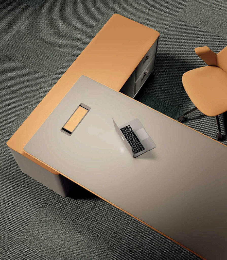 Sleek Office Manager's Desk From DM Series | The Corporate Desk